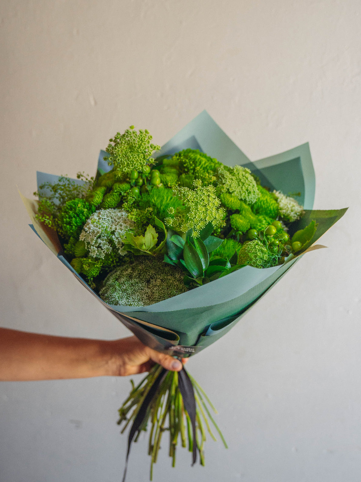 Ramo de flores de colores verdes – canastodeflores